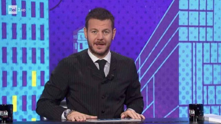 Alessandro Cattelan 'offeso' in diretta dall'attore famosissimo: "Cog ...